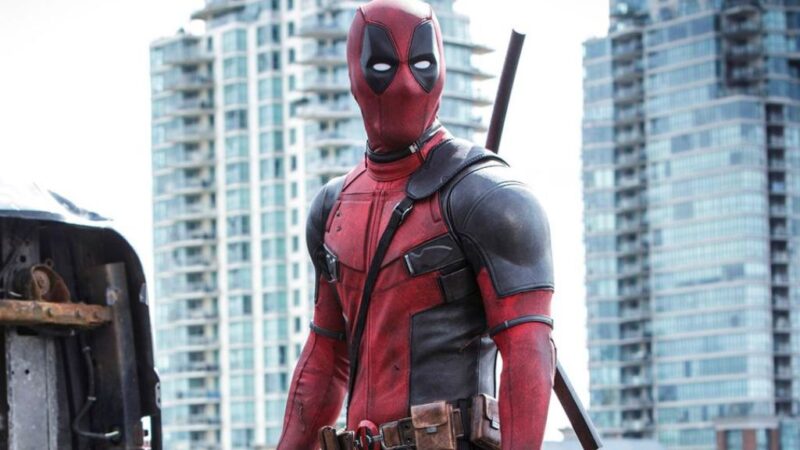 First Look at Ryan Reynolds in Costume on 'Deadpool 3' Set - Murphy's ...